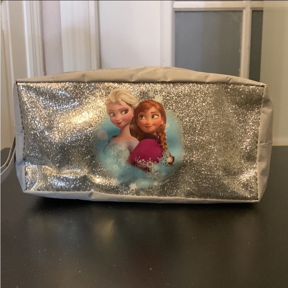 Disney | Accessories | Officially Licensed Disney Frozen Single Zipper ...